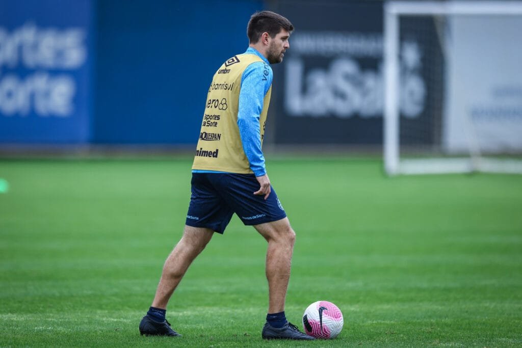 Grêmio informa que Kannemann passará por cirurgia